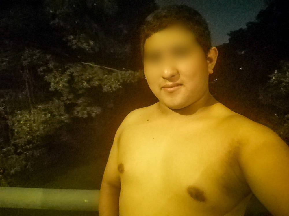 Foticos Nocturnas En La Calle Sin Camiseta 01 16 Pics Xhamster